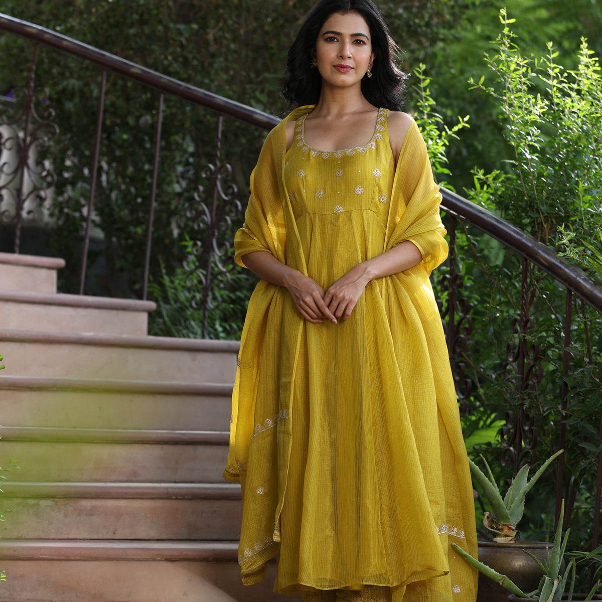 Urmi Suit Set – ILMA