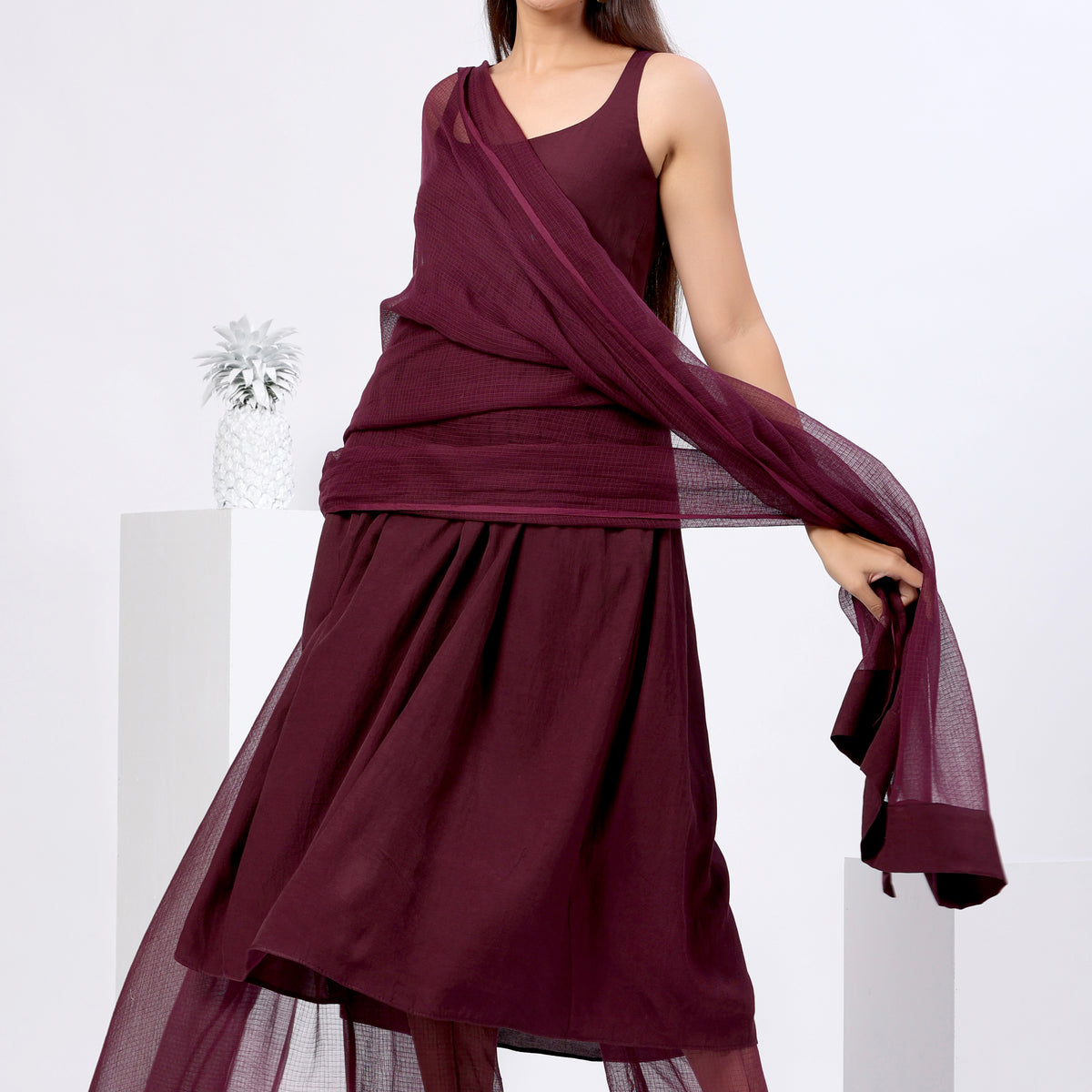 Sleeveless Suit Set with Doriya Dupatta – ILMA